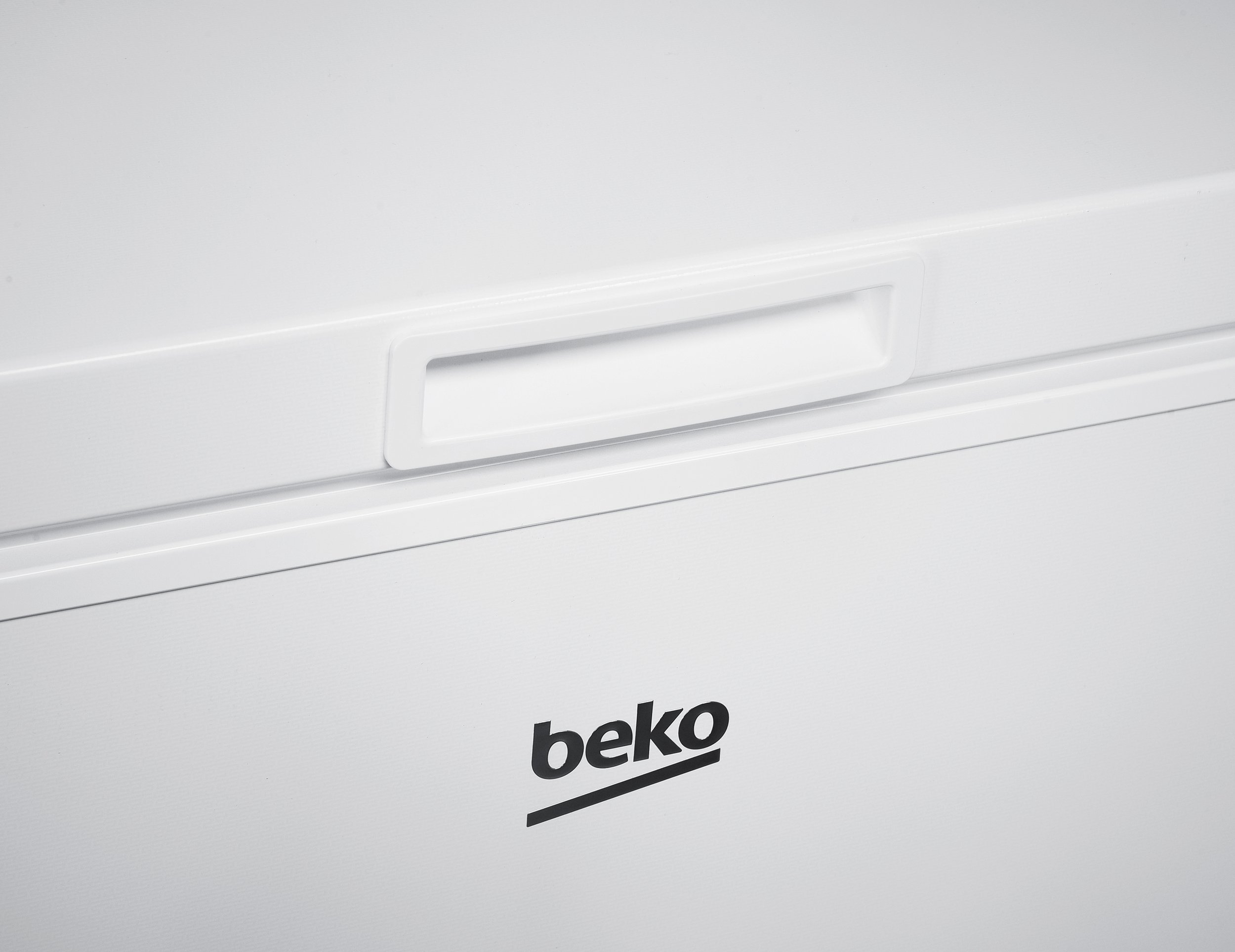Freestanding Chest Freezer with Freezer Guard CF4198 | Beko UK