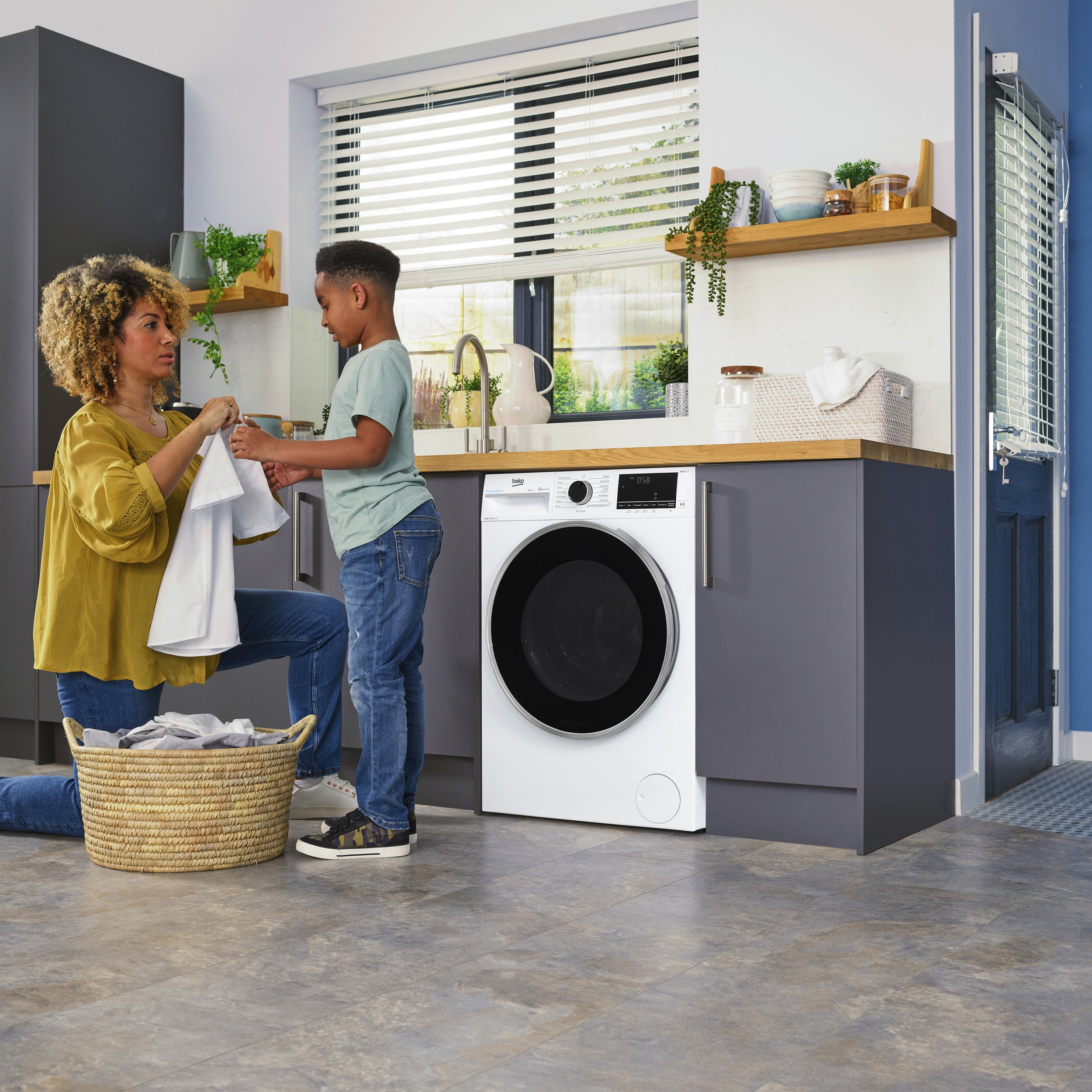 Freestanding 9kg 1400rpm Washing Machine with EnergySpin and AquaTech B5W59411A | Beko UK