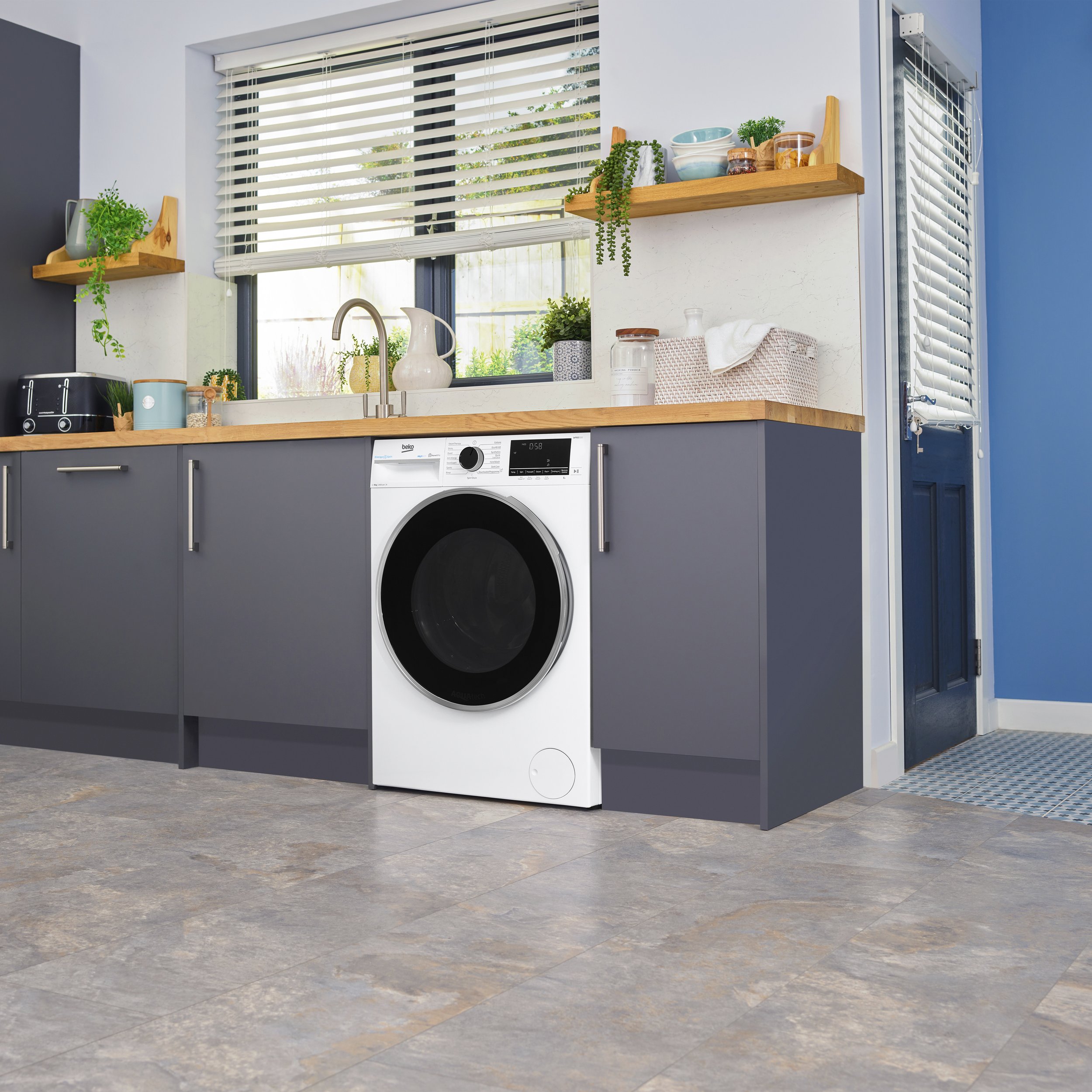 Freestanding 9kg 1400rpm Washing Machine with EnergySpin and AquaTech B5W59411A | Beko UK
