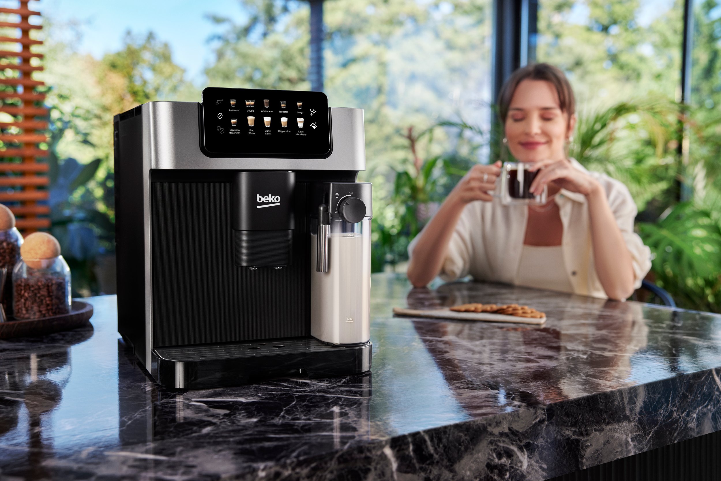CaffeExperto Bean To Cup Coffee Machine with Integrated Milk Jug ...