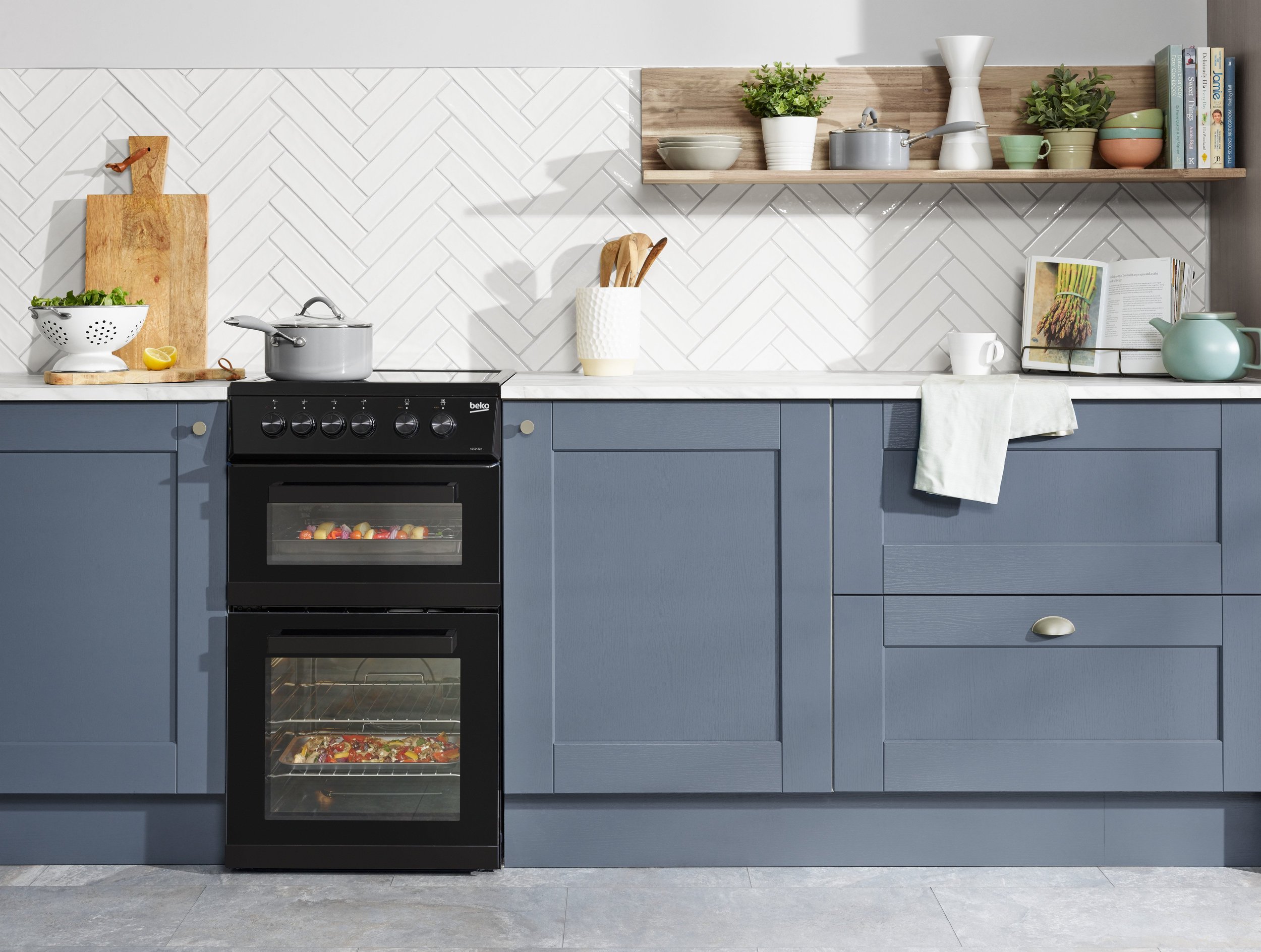 50cm Twin Cavity Electric Cooker KDC5422A | Beko UK