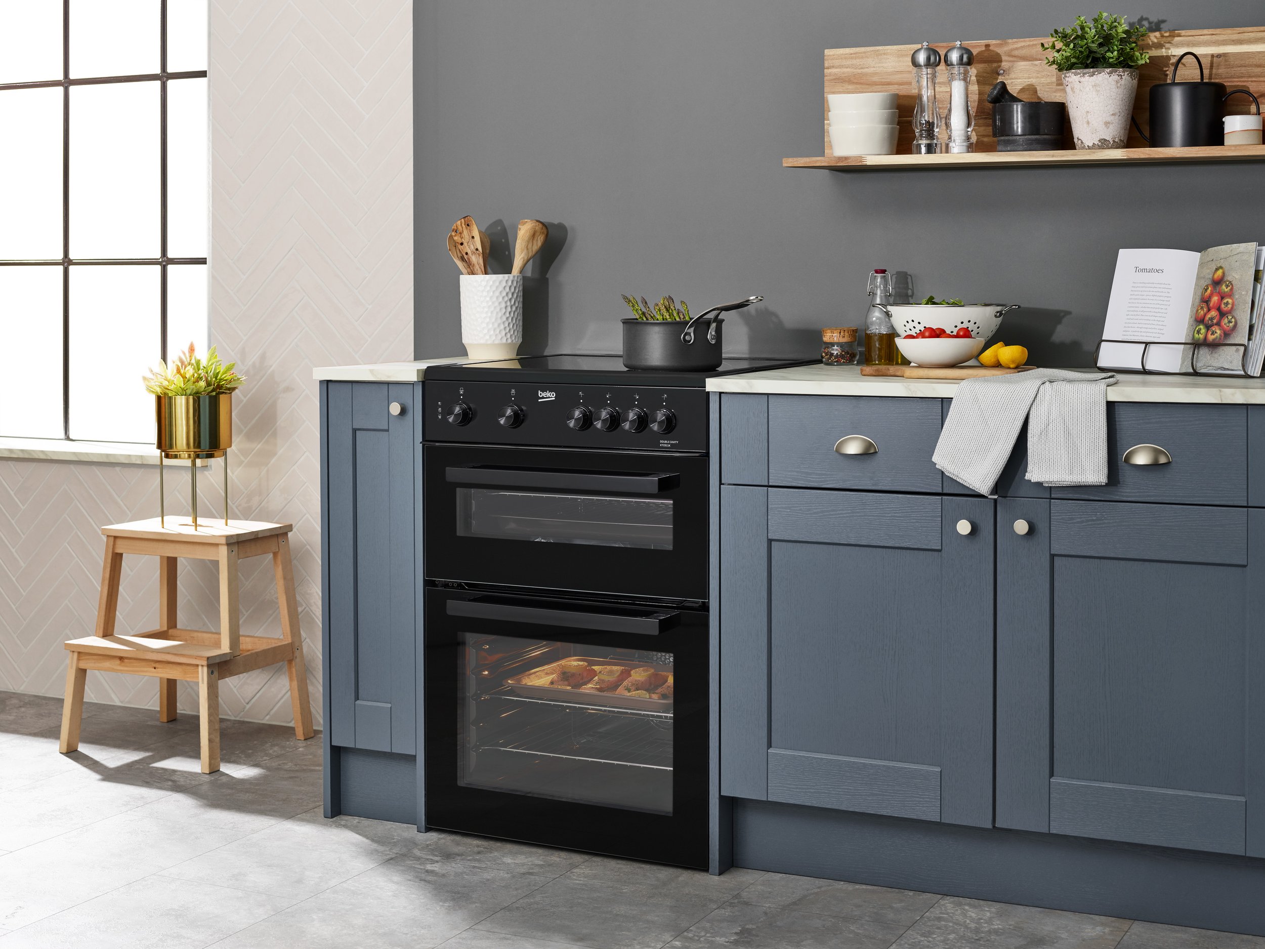 60cm Twin Cavity Electric Cooker KTC611 | Beko UK