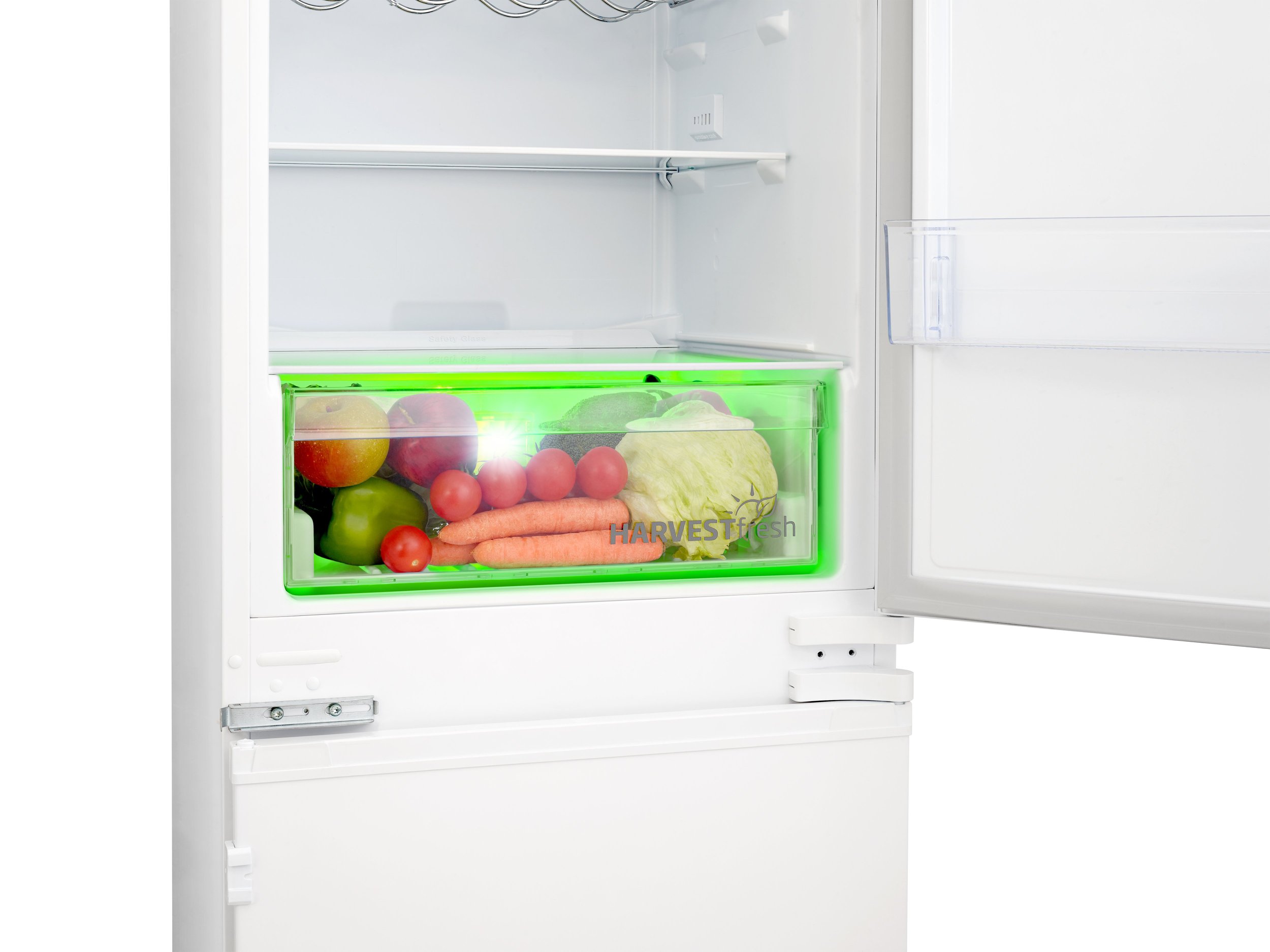 Integrated Frost Free Fridge Freezer with HarvestFresh™ BCFD4V50 | Beko UK