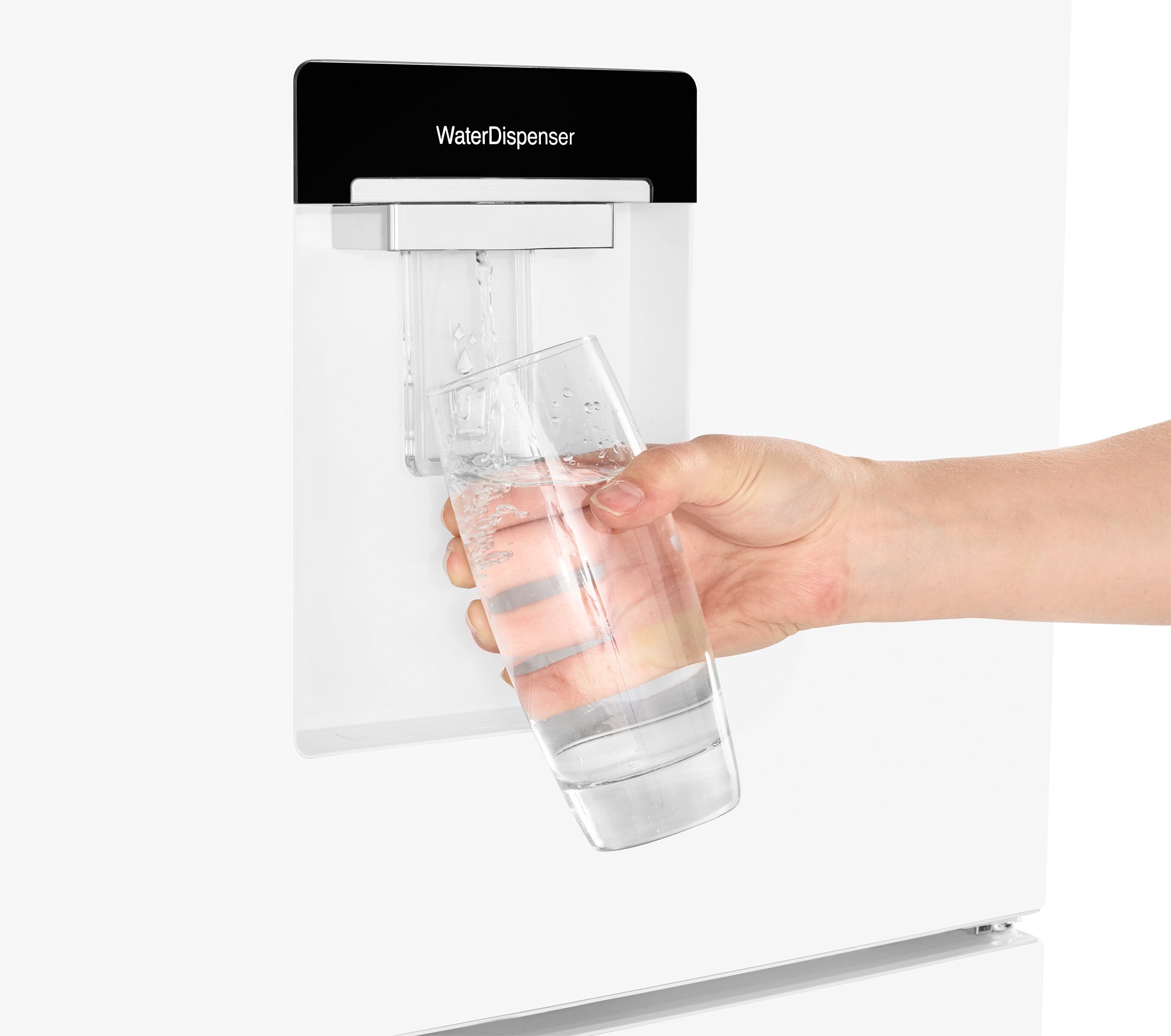 Frost Free Combi Fridge Freezer With Water Dispenser CXFP1582D | Beko UK