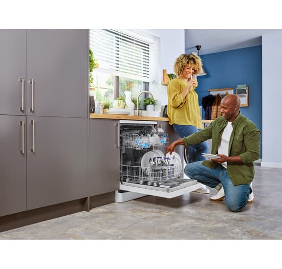Freestanding Full Size Dishwasher with HygieneIntense BDFN15420 | Beko UK