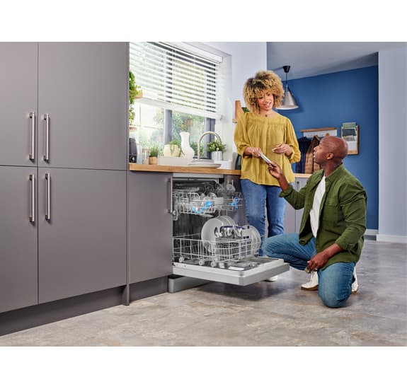 Freestanding Full Size Dishwasher with Quick Programmes BDFN15430 | Beko UK