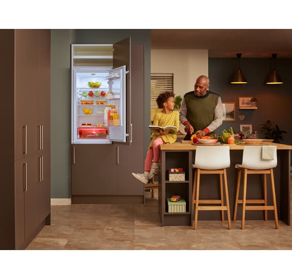 Integrated Frost Free Fridge Freezer with HarvestFresh™ BCFV7030 | Beko UK
